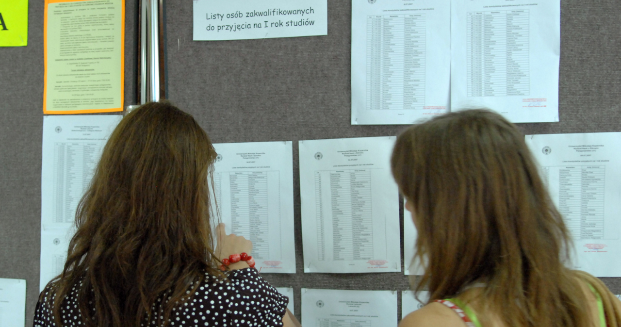 Najpopularniejsze i najbardziej oblegane kierunki w rekrutacji 2023/ ...