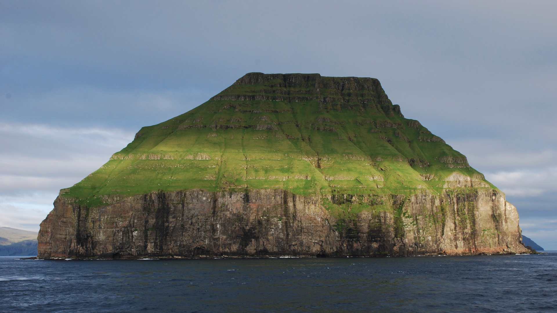 Lítla Dímun, czyli wyspa z własną chmurą. O co chodzi? - Bryk.pl